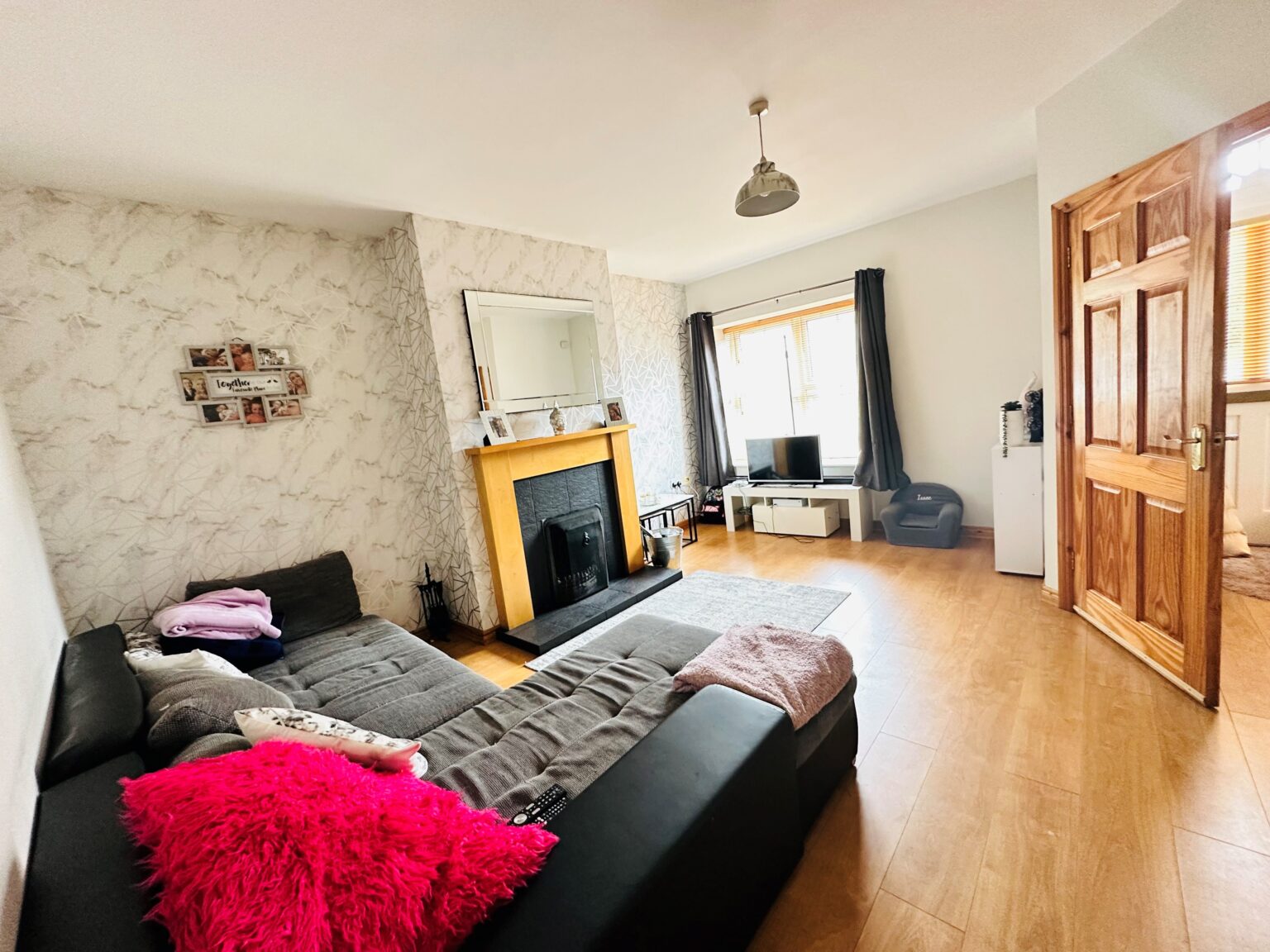 35 Rosses Meadow, Ballymena.. - L&B